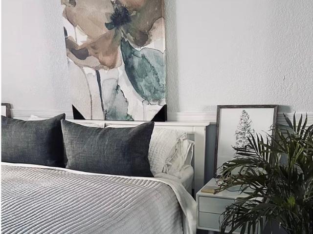 Cute Roseville fully furnished 1br1ba in shared h