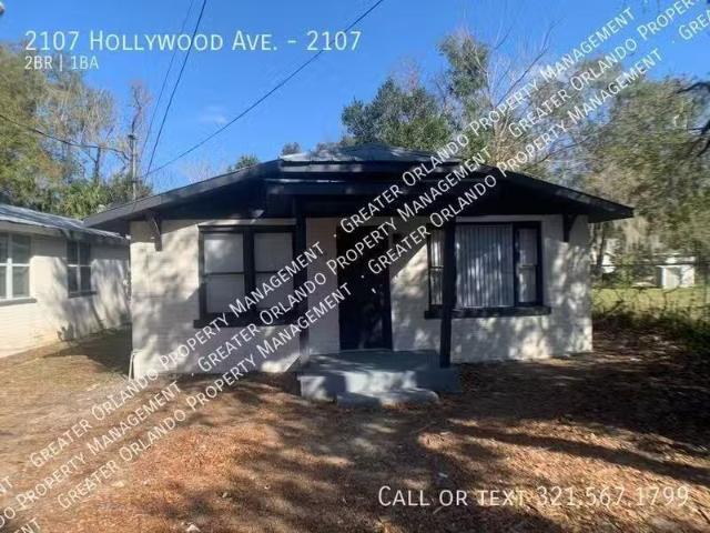 Cute updated 2/1 in Eustis 2107 Hollywood Ave #2107
