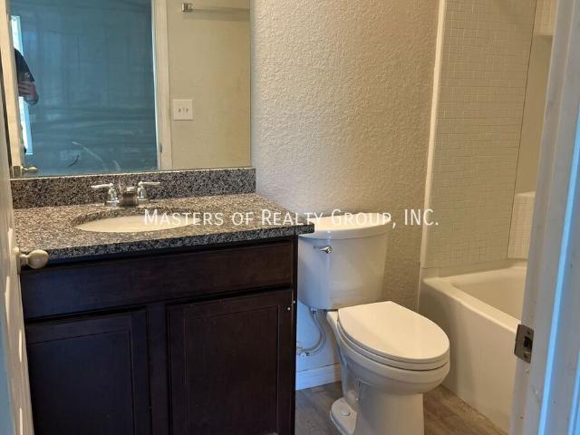 Cute 2 bedroom/2 bathroom duplex in Citrus Springs!