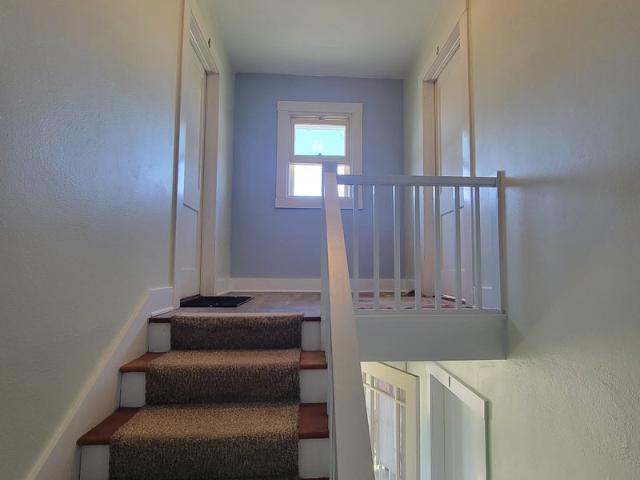 Cuteadorable 1 bedrmplex. New paint. 2nd floor.