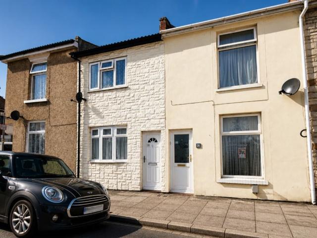 Cuthbert Road, Portsmouth PO1, 2 bed terraced house to rent, £1,100 pcm | PrimeLocation