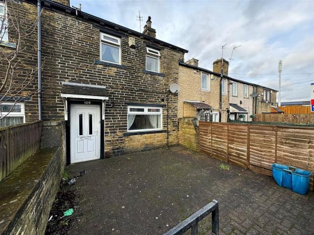 Cutler Heights Lane, Bradford BD4, 2 bed property to rent, £795 pcm | PrimeLocation