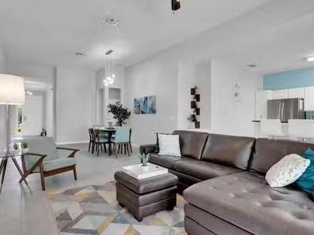 CW7739 7739 Comrow St