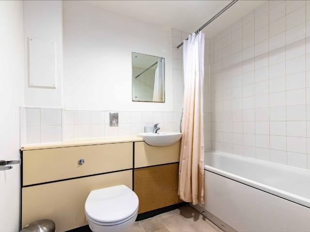 Cymbeline House, 24 30 Shakespeare Street NG1, 2 bed flat to rent, £1,230 pcm | PrimeLocation