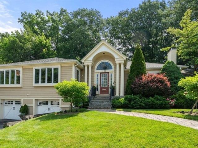 Cynthia Rd, Newton, Home For Sale