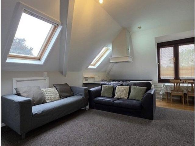 Cyncoed Road, Cardiff CF23, 2 bed flat to rent, £1,400 pcm | PrimeLocation