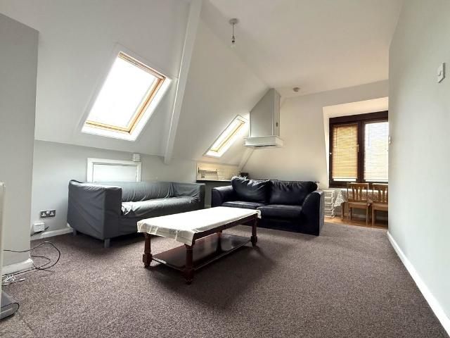 Cyncoed Road, Cyncoed CF23, 2 bed flat to rent, £1,100 pcm | PrimeLocation