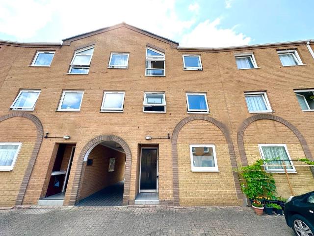 Cyclops Mews, Canary Wharf, London E14, 5 bed terraced house to rent, £4,766 pcm | PrimeLocation