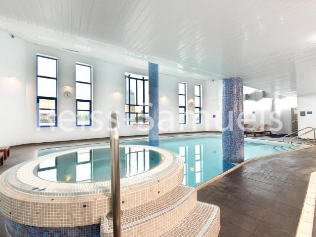 Cyclops Mews, Canary Wharf, London E14 6 bed townhouse to rent £4,767 pcm £1,100 pw