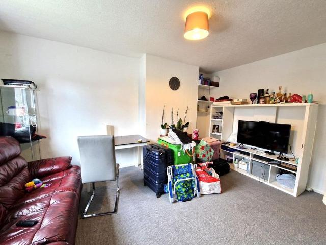 Cygnet Avenue, Feltham