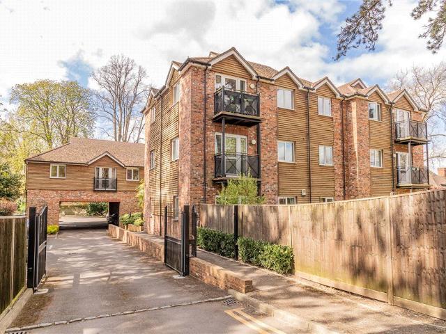 Cygnet House, Boulters Court, Maidenhead SL6, 2 bed flat to rent, £1,650 pcm | PrimeLocation