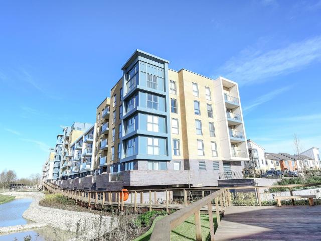 Cygnet House, Reading RG2, 2 bed flat to rent, £1,550 pcm | PrimeLocation