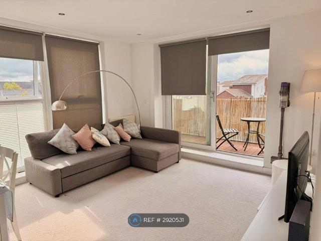 Cygnet House, Reading RG2, 2 bed flat to rent, £1,650 pcm | PrimeLocation