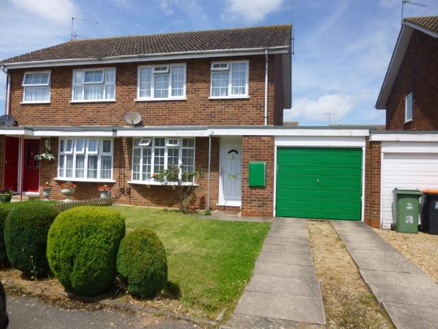 Cygnus Drive, Leighton Buzzard LU7, 2 bed terraced house to rent, £1,450 pcm | PrimeLocation