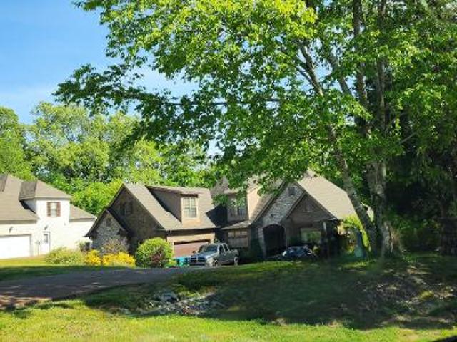Cypress Plantation Dr S
