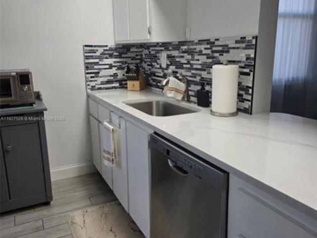 Cypress Rd Apt,plantation, Condo For Sale