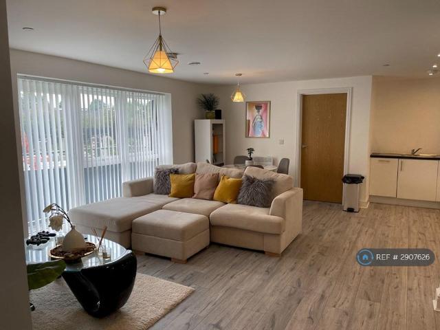 Cypress Road, Luton, LU1 2 bed flat to rent £1,600 pcm £369 pw
