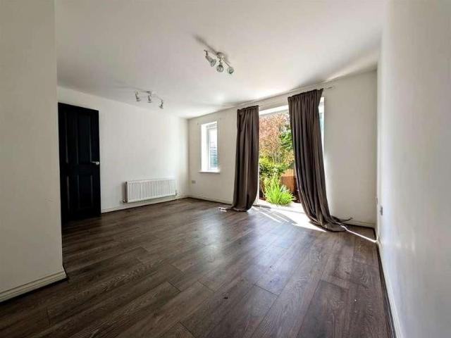 Cypress Way, Nuneaton, CV10