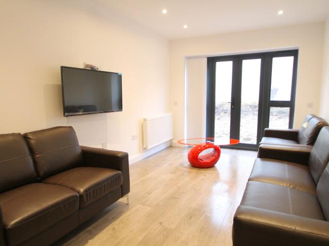 Cyprian House, Monthermer Road | James Douglas Sales & Lettings