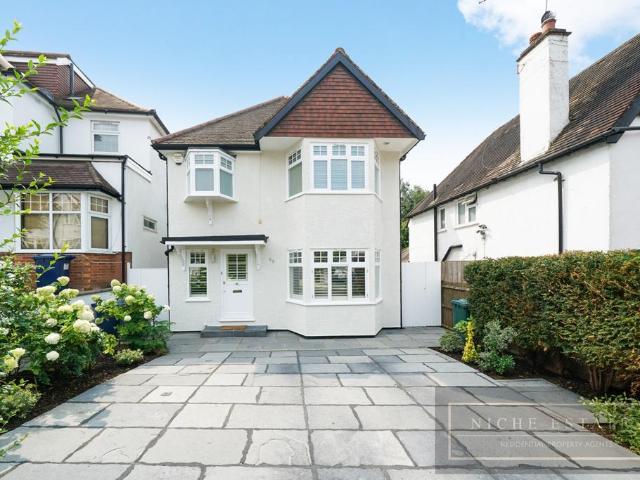 Cyprus Avenue, Finchley Central, N3. 4 bed detached house to rent £3,850 pcm £888 pw