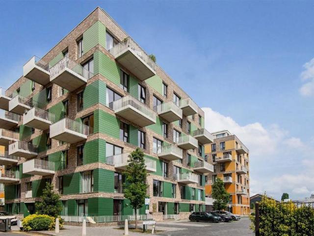 Cyrus Field Street, London SE10 3 bed flat to rent £3,250 pcm £750 pw