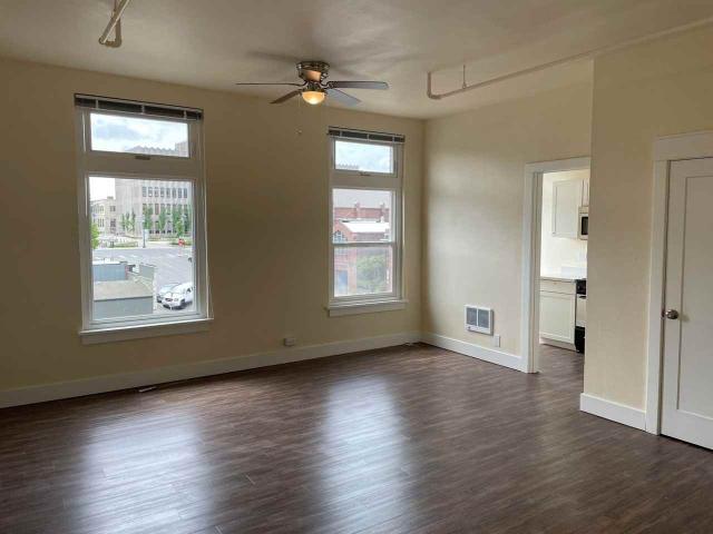 D01804MA Hodges Building 1 Bedroom Apartment for Rent at 1804 Hewitt Ave, Everett, WA 98201 Port Gardner