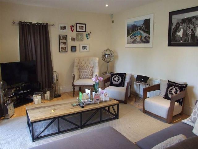 D2 The Pines, Malone Square, 46 Windsor Park, Belfast, BT9 6JU