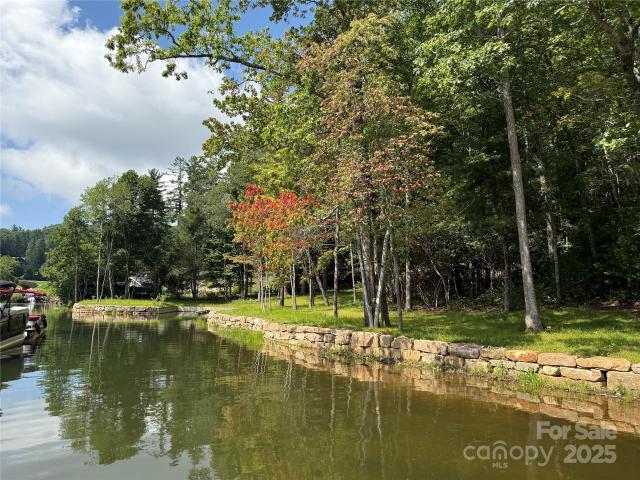 D51 52 N Club Blvd, Unit D5152, Lake Toxaway, NC 28747 | MLS #4297 | Compass