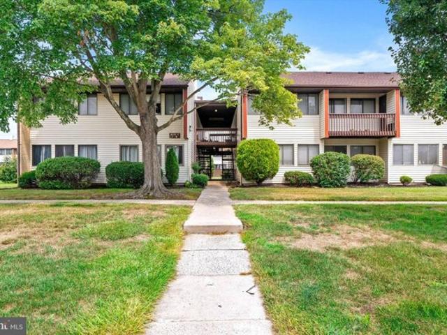 D Avon Dr, East Windsor, Condo For Sale