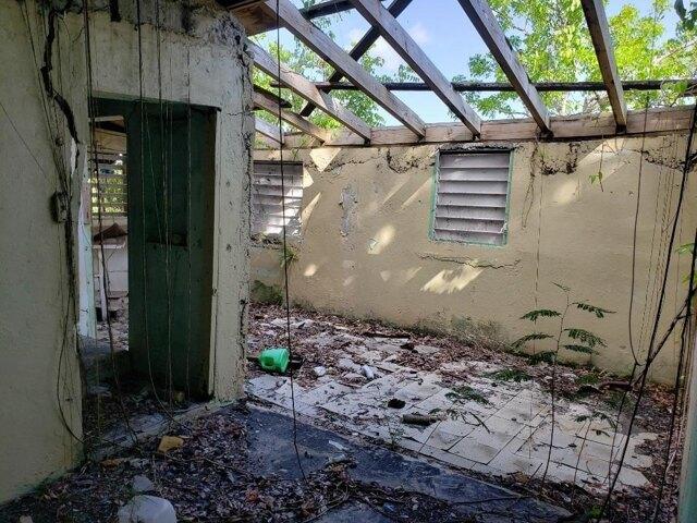 D Crown And Hawk Ss, Saint Thomas, Plot For Sale