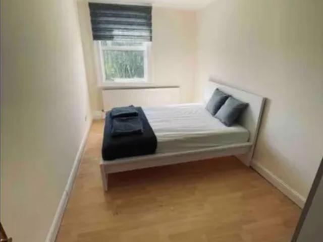 D&L's, Kinloch Street, London, N7 7LN, United Kingdom | 3 bed apartment for rent #166141697 | Rentberry