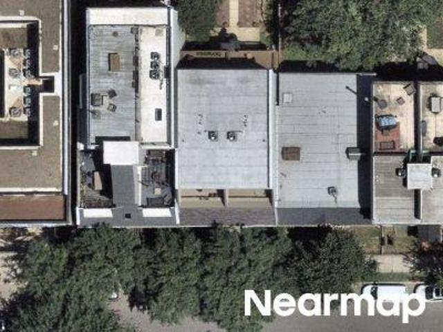 D St NE 4