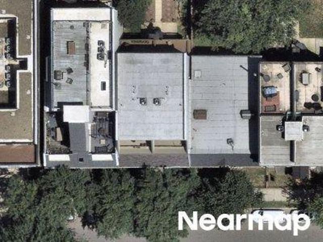 D St NE