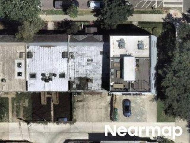 D St NE