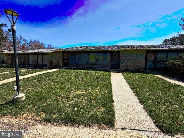 d Yorkshire Ct, Manchester Township, Home For Sale