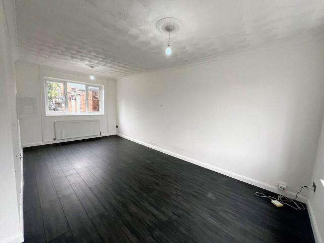 D 2 Bed Flat, Sunflower, Donald Hall Road, Brighton BN2, 2 bed flat to rent, £5,850 pcm | PrimeLocation