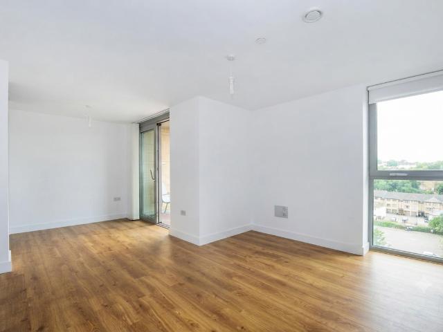 Da Vinci Tore, Renaissance, 77 Loampit Vale, Lewisham, London SE13, 1 bed flat to rent, £1,700 pcm | PrimeLocation
