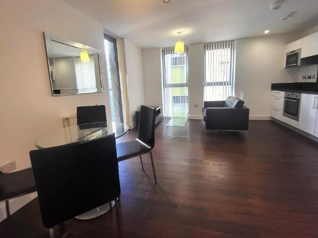 Da Vinci Torre, Renaissance, 77. 1 bed flat to rent £1,650 pcm £381 pw