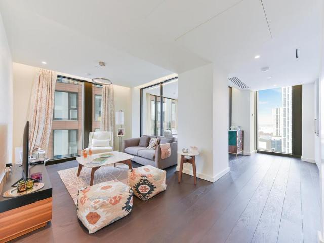 Damac Tower, Nine Elms, London, SW8 2 bed apartment to rent £4,498 pcm £1,038 pw