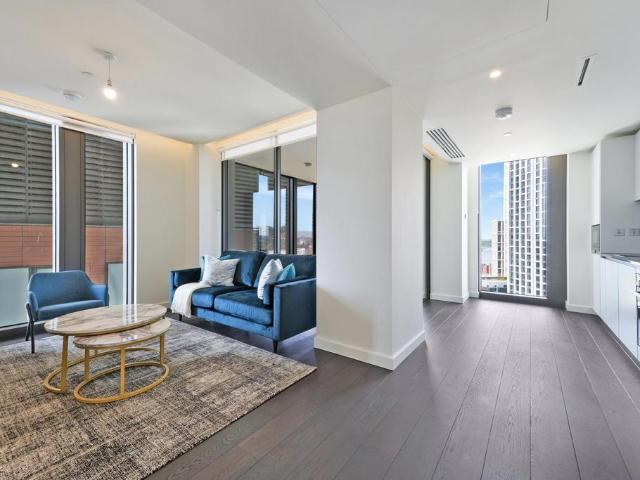 Damac Tower, Nine Elms, London, SW8 2 bed apartment to rent £5,499 pcm £1,269 pw