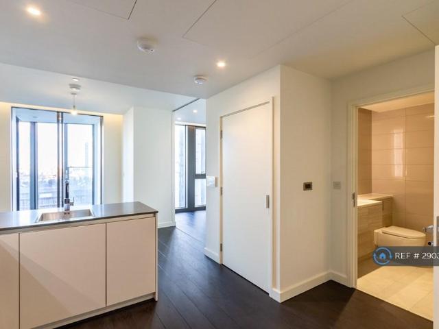 Damac, London, SW8 Studio to rent £3,000 pcm £692 pw