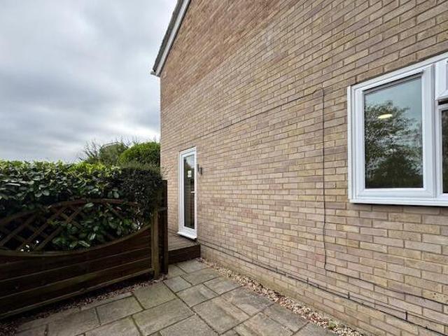 Damer Gardens, Henley on thames, 1 Bedroom Semi detached