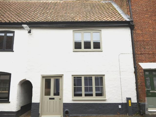 Damgate Street, Wymondham NR18, 4 bed town house to rent, £1,500 pcm | PrimeLocation