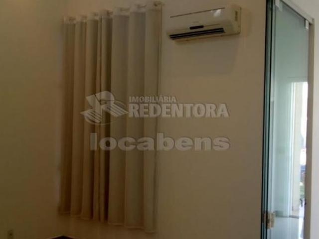 Damha 6 casa possuindo 3 dormitórios