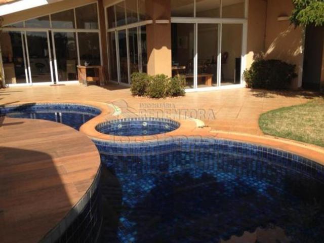 Damha I sobrado com 4 suites