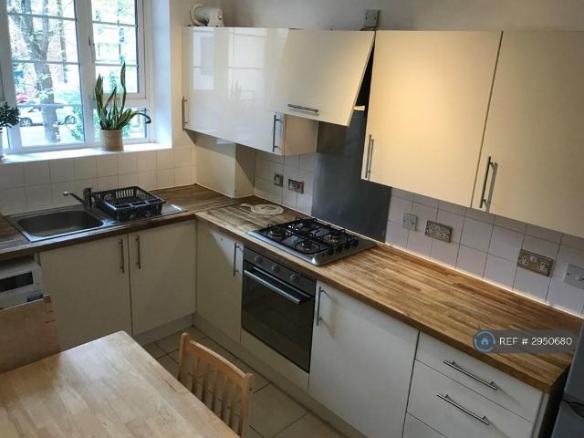 Damien Street, Whitechapel, E1 2 bed flat to rent £2,400 pcm £554 pw