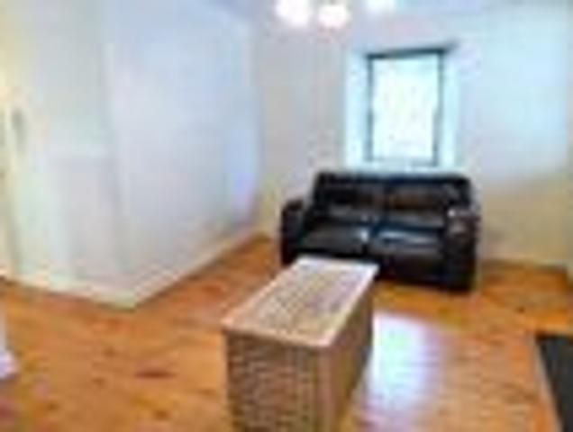 Damside, Dean Village, EH4 3BB