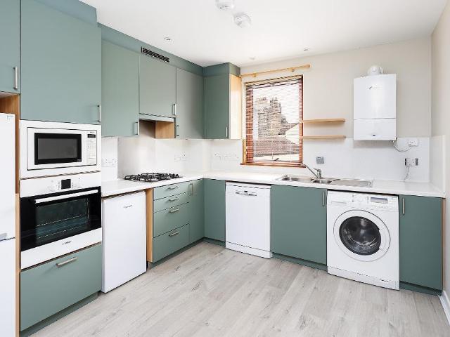 Damside, Edinburgh EH4 3 bed duplex to rent £2,395 pcm £553 pw