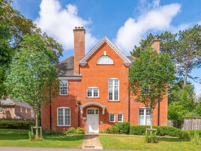 Damson Way, Sutton, Carshalton, SM5 2 bed flat to rent £4,000 pcm £923 pw