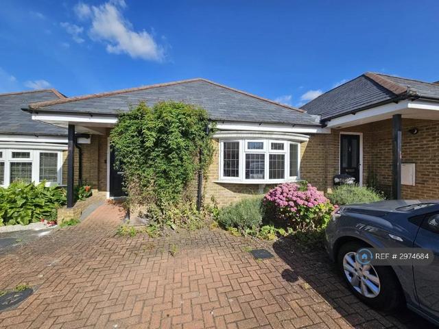 Danube Court, London, SW16 2 bed bungalow to rent £2,150 pcm £496 pw